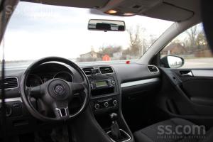 Grey Volkswagen Golf 2011 in Riga, with an engine capacity of 1.60 L and mileage of 301 thousand km for 2900 €, photo 6 on AUTOMOTO.COM.LV