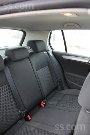 Grey Volkswagen Golf 2011 in Riga, with an engine capacity of 1.60 L and mileage of 301 thousand km for 2900 €, photo 7 on AUTOMOTO.COM.LV