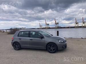 Grey Volkswagen Golf 2011 in Riga, with an engine capacity of 1.60 L and mileage of 301 thousand km for 2900 €, photo 9 on AUTOMOTO.COM.LV