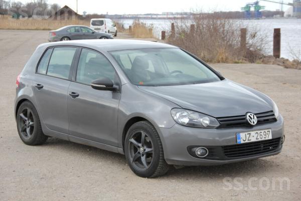 Grey Volkswagen Golf 2011 in Riga, with an engine capacity of 1.60 L and mileage of 301 thousand km for 2300 €, photo 1 on AUTOMOTO.COM.LV
