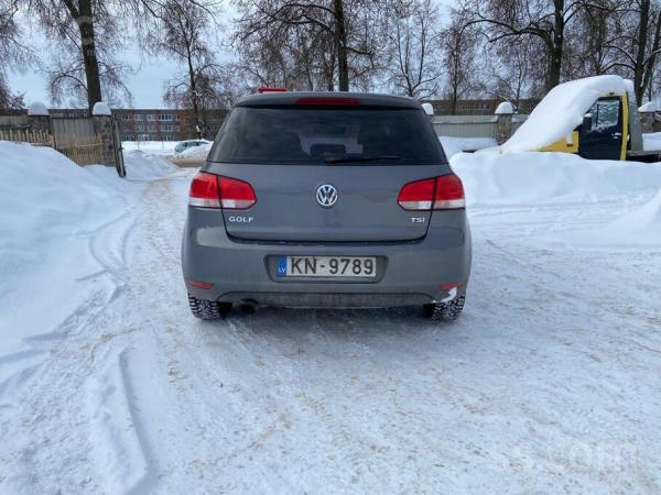 Grey Volkswagen Golf 2011 in Daugavpils, with an engine capacity of 1.20 L and mileage of 172 thousand km for 3250 €, photo 5 on AUTOMOTO.COM.LV