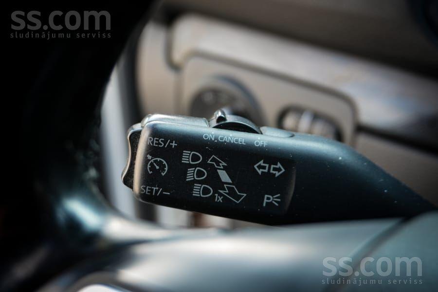 Pelēks Volkswagen Golf 2011 Rīga, ar dzinēja tilpumu 2.00 L un nobraukumu 333 tūkst. km par 4990 €, foto 13 vietnē AUTOMOTO.COM.LV