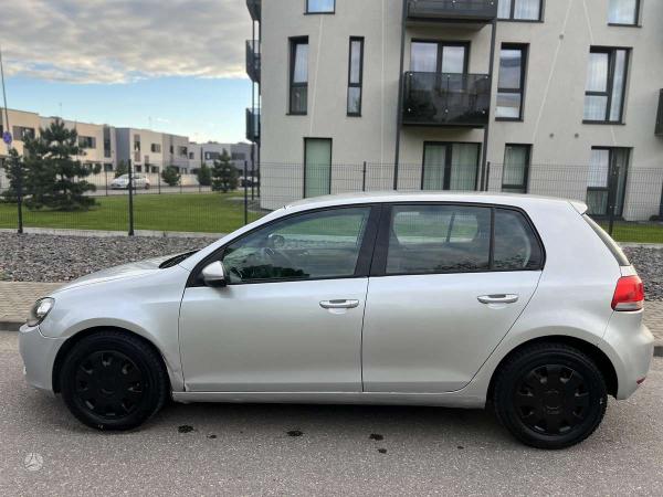 Grey Volkswagen Golf 2011 in Kaunas, with an engine capacity of 1.60 L and mileage of 390 thousand km for 2400 €, photo 2 on AUTOMOTO.COM.LV