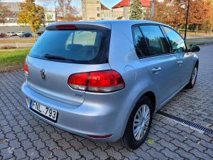 Grey Volkswagen Golf 2011 in Alytus, with an engine capacity of 1.60 L and mileage of 368 thousand km for 2900 €, photo 7 on AUTOMOTO.COM.LV
