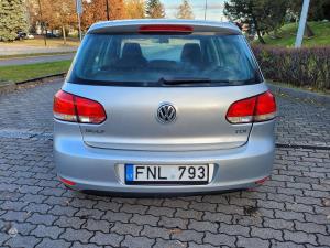 Grey Volkswagen Golf 2011 in Alytus, with an engine capacity of 1.60 L and mileage of 368 thousand km for 2900 €, photo 9 on AUTOMOTO.COM.LV