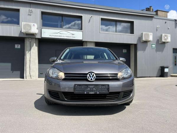 Grey Volkswagen Golf 2011 in Siauliai, with an engine capacity of 1.60 L and mileage of 250 thousand km for 3850 €, photo 2 on AUTOMOTO.COM.LV