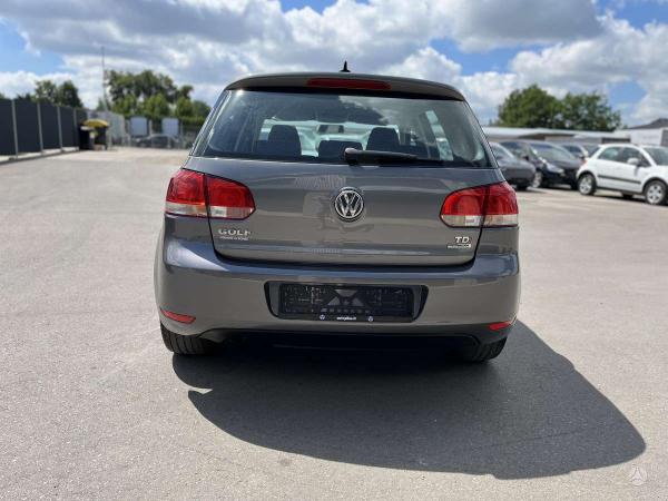 Grey Volkswagen Golf 2011 in Siauliai, with an engine capacity of 1.60 L and mileage of 250 thousand km for 3850 €, photo 5 on AUTOMOTO.COM.LV