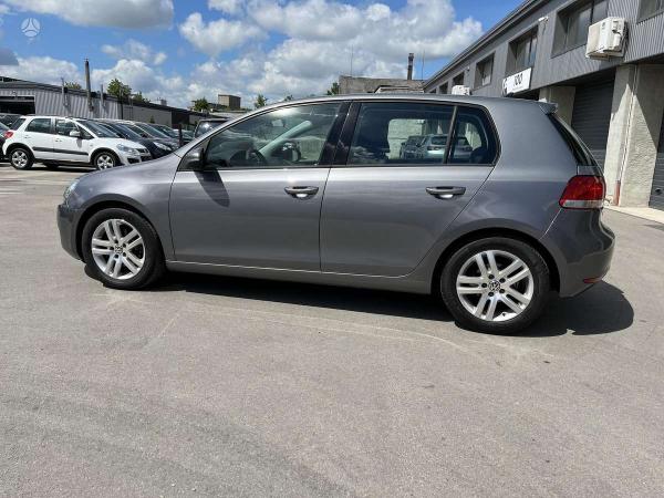 Grey Volkswagen Golf 2011 in Siauliai, with an engine capacity of 1.60 L and mileage of 250 thousand km for 3850 €, photo 7 on AUTOMOTO.COM.LV