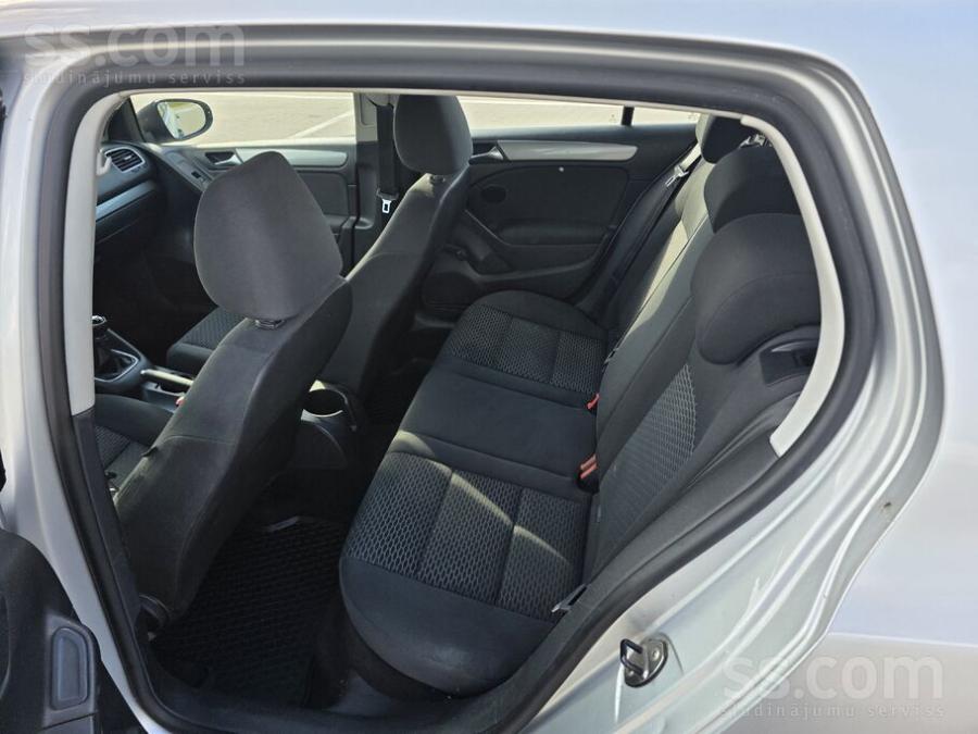 Pelēks Volkswagen Golf 2011 Rēzekne, ar dzinēja tilpumu 1.40 L un nobraukumu 332 tūkst. km par 2000 €, foto 8 vietnē AUTOMOTO.COM.LV
