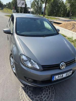 Pelēks Volkswagen Golf 2011 Viļņa, ar dzinēja tilpumu 1.60 L un nobraukumu 227 tūkst. km par 4900 €, foto 3 vietnē AUTOMOTO.COM.LV