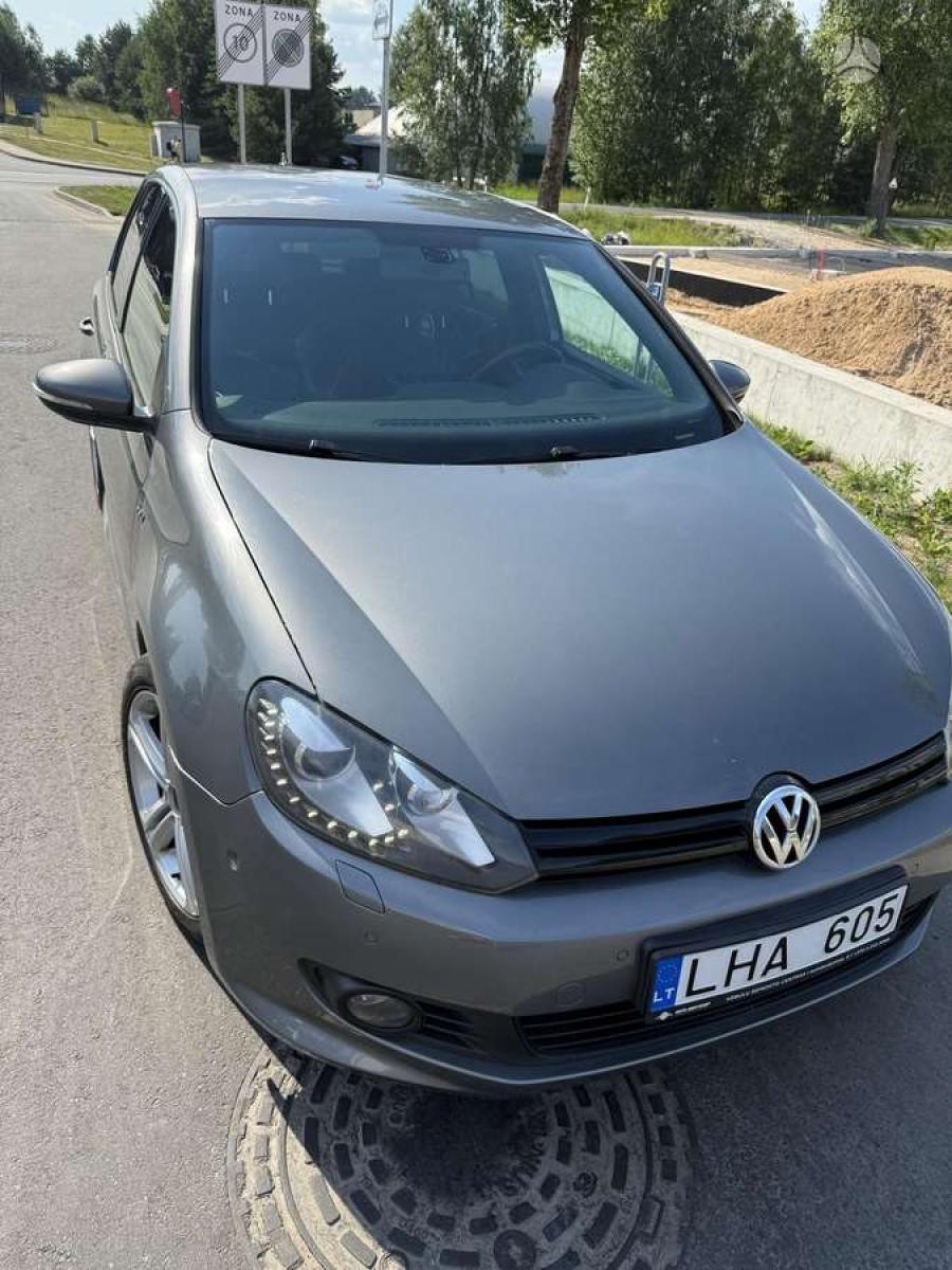 Pelēks Volkswagen Golf 2011 Viļņa, ar dzinēja tilpumu 1.60 L un nobraukumu 227 tūkst. km par 4900 €, foto 3 vietnē AUTOMOTO.COM.LV