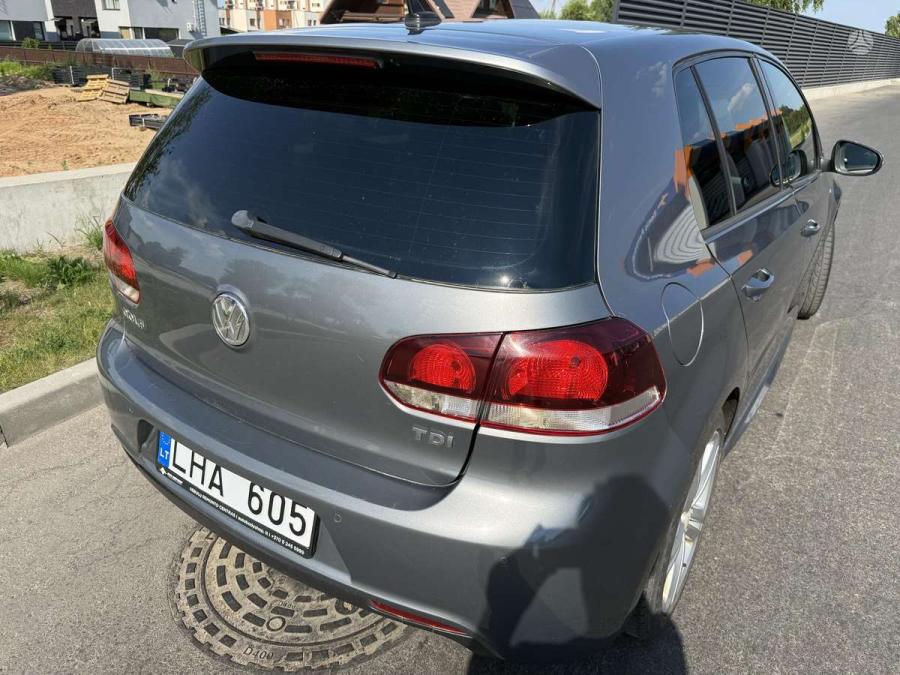 Pelēks Volkswagen Golf 2011 Viļņa, ar dzinēja tilpumu 1.60 L un nobraukumu 227 tūkst. km par 4900 €, foto 7 vietnē AUTOMOTO.COM.LV