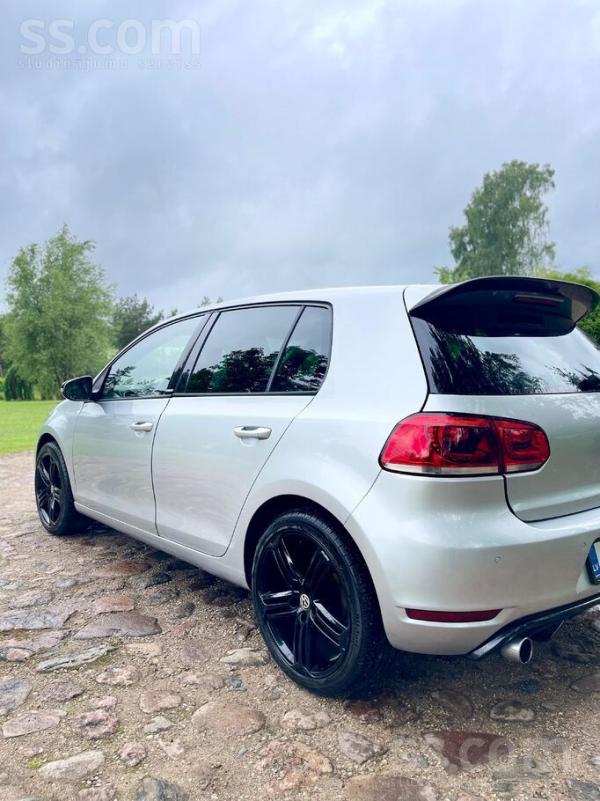 Grey Volkswagen Golf 2011 in Cesis, with an engine capacity of 2.00 L and mileage of 252 thousand km for 7500 €, photo 3 on AUTOMOTO.COM.LV