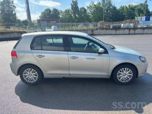 Grey Volkswagen Golf 2011 in Riga, with an engine capacity of 1.60 L and mileage of 221 thousand km for 1250 €, photo 4 on AUTOMOTO.COM.LV