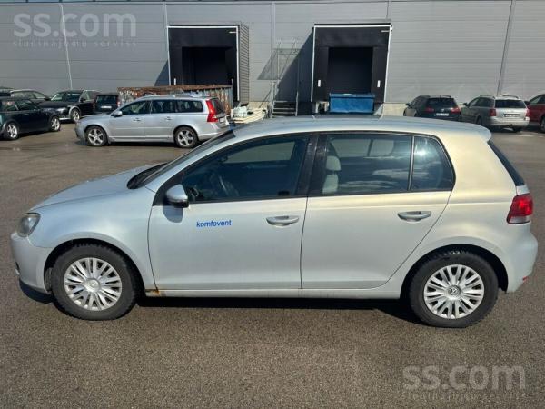 Grey Volkswagen Golf 2011 in Riga, with an engine capacity of 1.60 L and mileage of 221 thousand km for 1250 €, photo 5 on AUTOMOTO.COM.LV