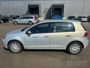 Grey Volkswagen Golf 2011 in Riga, with an engine capacity of 1.60 L and mileage of 221 thousand km for 1250 €, photo 6 on AUTOMOTO.COM.LV