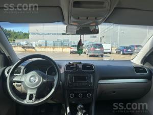 Grey Volkswagen Golf 2011 in Riga, with an engine capacity of 1.60 L and mileage of 221 thousand km for 1250 €, photo 7 on AUTOMOTO.COM.LV