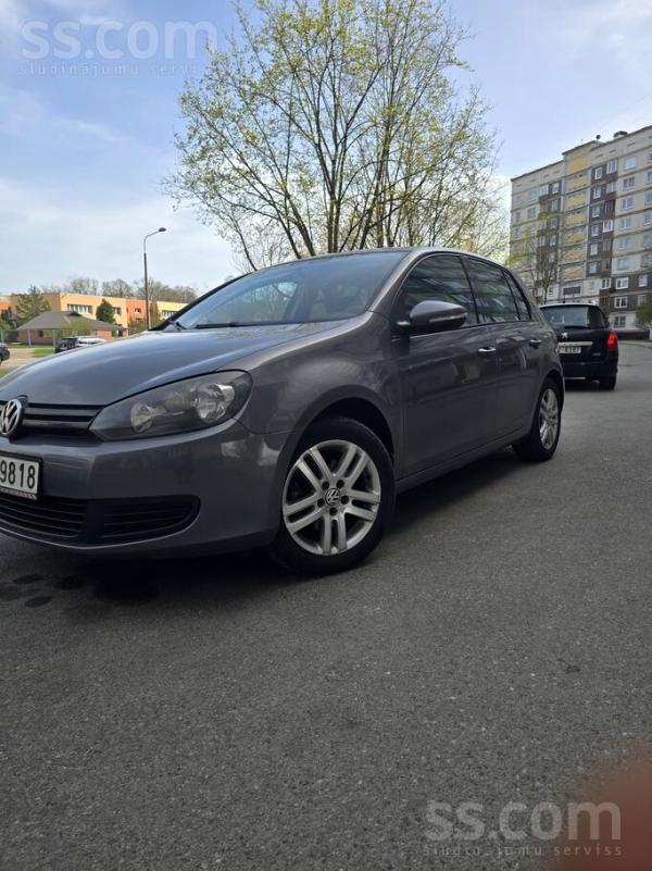 Grey Volkswagen Golf 2011 in Riga, with an engine capacity of 1.20 L and mileage of 254 thousand km for 2500 €, photo 1 on AUTOMOTO.COM.LV