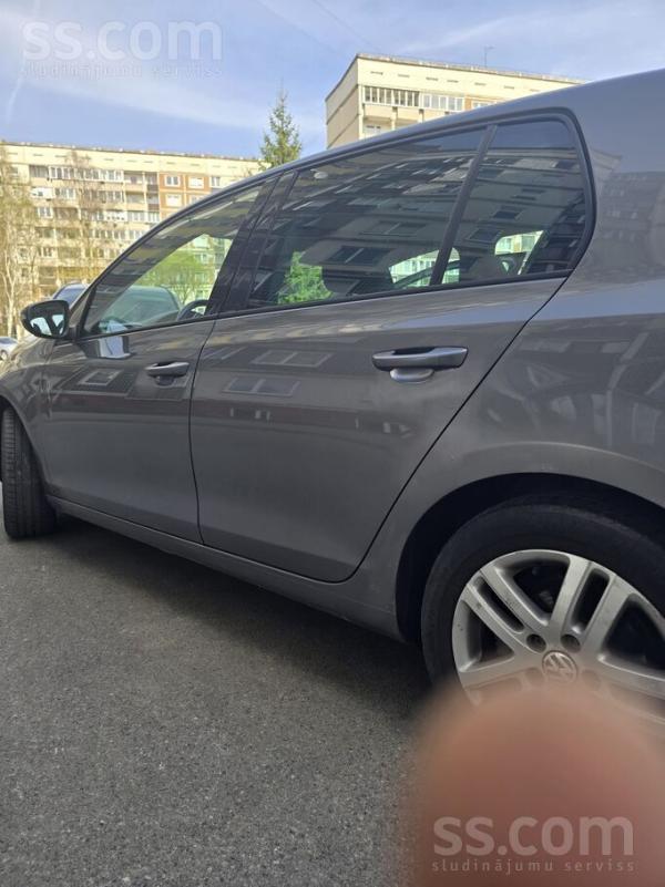 Grey Volkswagen Golf 2011 in Riga, with an engine capacity of 1.20 L and mileage of 254 thousand km for 2500 €, photo 2 on AUTOMOTO.COM.LV