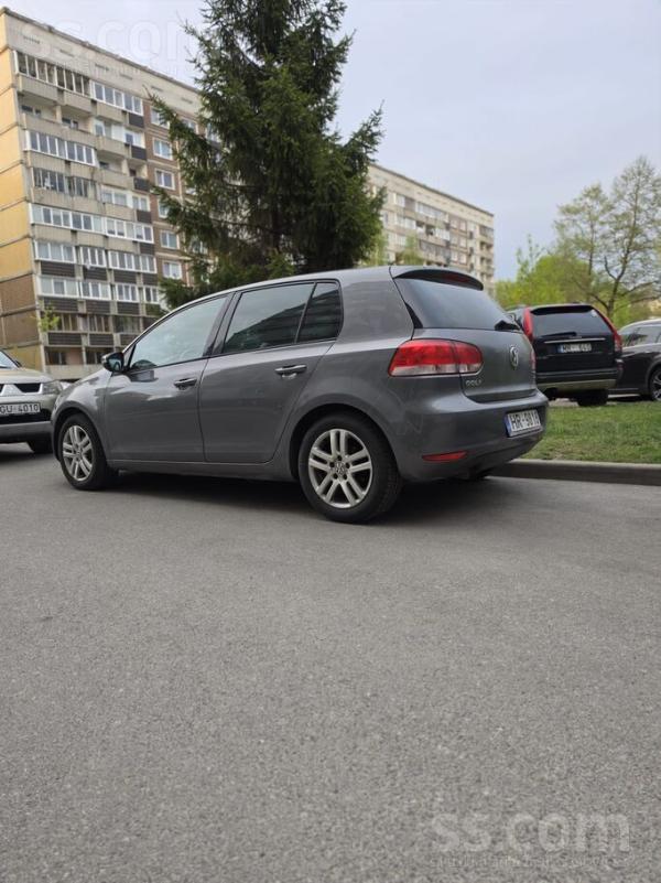 Grey Volkswagen Golf 2011 in Riga, with an engine capacity of 1.20 L and mileage of 254 thousand km for 2500 €, photo 3 on AUTOMOTO.COM.LV