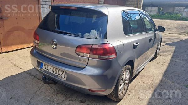 Grey Volkswagen Golf 2011 in Riga, with an engine capacity of 1.60 L and mileage of 414 thousand km for 2400 €, photo 4 on AUTOMOTO.COM.LV