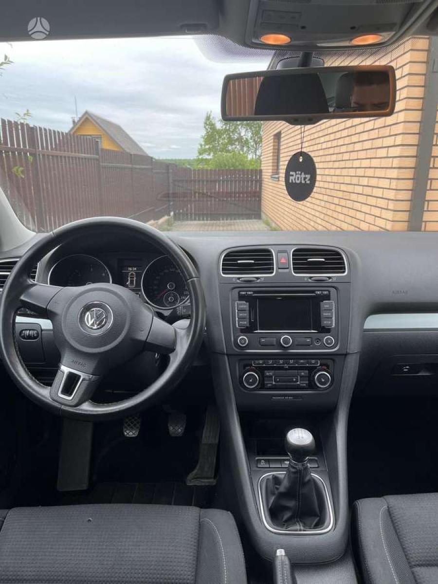 Pelēks Volkswagen Golf 2011 Šauļi, ar dzinēja tilpumu 1.60 L un nobraukumu 256 tūkst. km par 3300 €, foto 7 vietnē AUTOMOTO.COM.LV