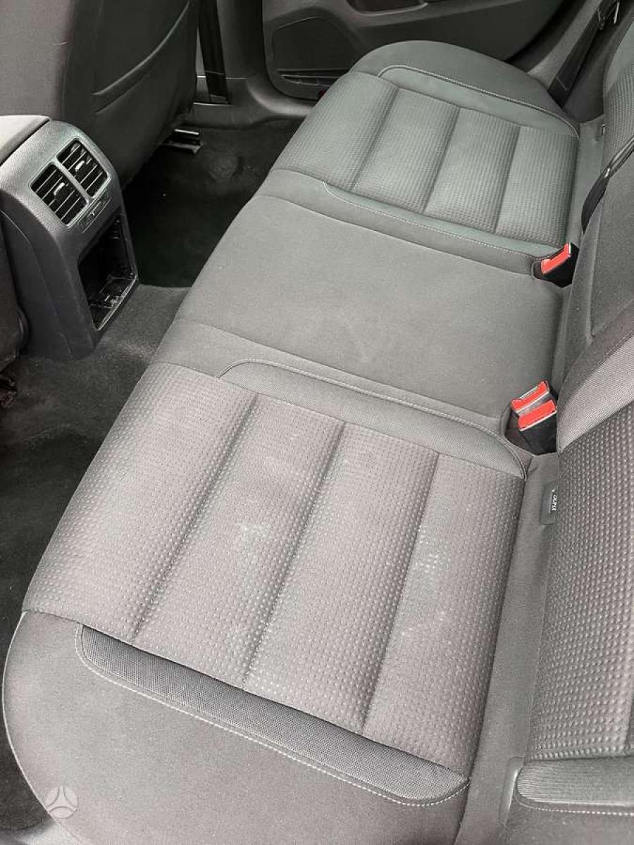 Pelēks Volkswagen Golf 2011 Šauļi, ar dzinēja tilpumu 1.60 L un nobraukumu 256 tūkst. km par 3300 €, foto 8 vietnē AUTOMOTO.COM.LV