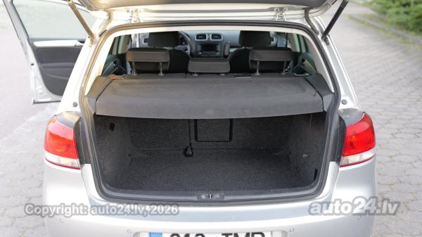 Grey Volkswagen Golf 2011 in Tallinn, with an engine capacity of 1.60 L and mileage of 243 thousand km for 3999 €, photo 9 on AUTOMOTO.COM.LV