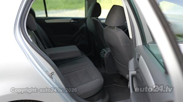 Grey Volkswagen Golf 2011 in Tallinn, with an engine capacity of 1.60 L and mileage of 243 thousand km for 3999 €, photo 10 on AUTOMOTO.COM.LV