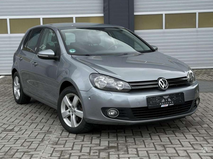 Grey Volkswagen Golf 2011 in Kretinga, with an engine capacity of 1.20 L and mileage of 225 thousand km for 4350 €, photo 1 on AUTOMOTO.COM.LV