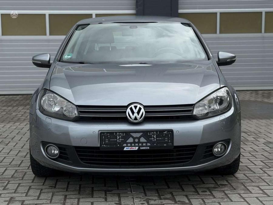 Grey Volkswagen Golf 2011 in Kretinga, with an engine capacity of 1.20 L and mileage of 225 thousand km for 4350 €, photo 3 on AUTOMOTO.COM.LV