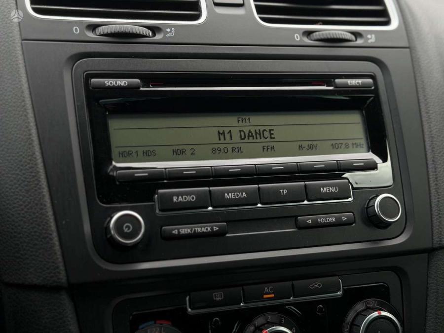 Grey Volkswagen Golf 2011 in Kretinga, with an engine capacity of 1.20 L and mileage of 225 thousand km for 4350 €, photo 12 on AUTOMOTO.COM.LV