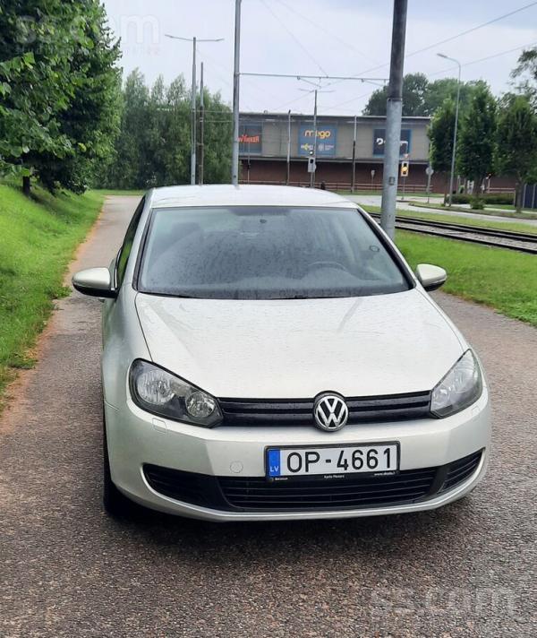 Grey Volkswagen Golf 2011 in Liepaja, with an engine capacity of 1.20 L and mileage of 208 thousand km for 3500 €, photo 3 on AUTOMOTO.COM.LV