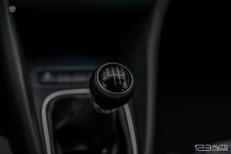 Pelēks Volkswagen Golf 2011 Kretinga, ar dzinēja tilpumu 2.00 L un nobraukumu 209 tūkst. km par 6350 €, foto 19 vietnē AUTOMOTO.COM.LV