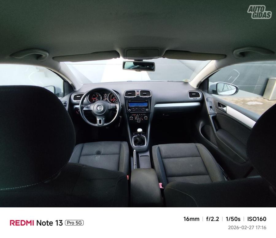 Grey Volkswagen Golf 2011 in Ramuciai, with an engine capacity of 1.60 L and mileage of 214 thousand km for 4350 €, photo 3 on AUTOMOTO.COM.LV