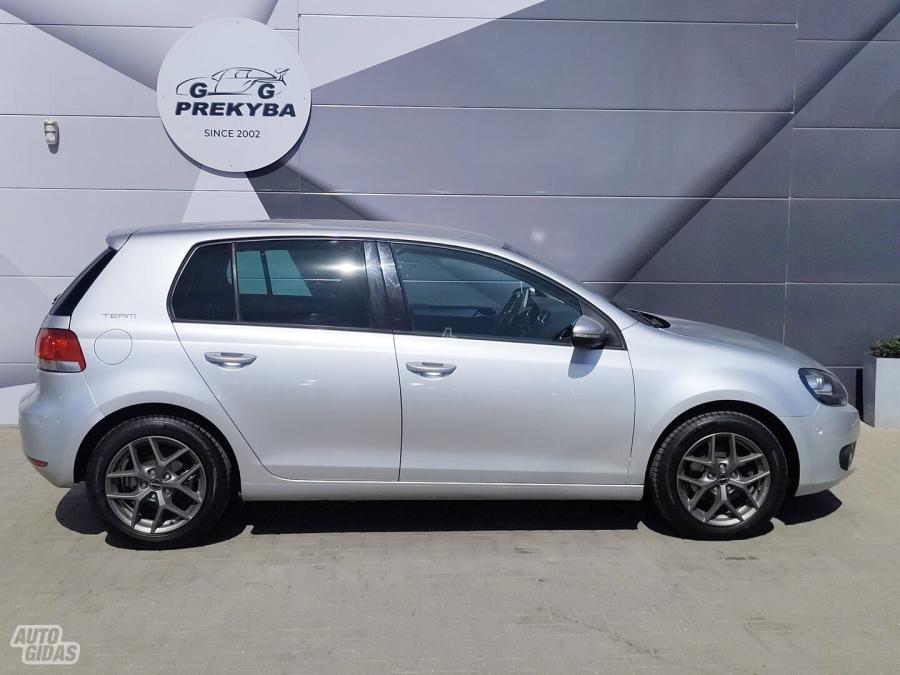 Grey Volkswagen Golf 2011 in Ramuciai, with an engine capacity of 1.60 L and mileage of 214 thousand km for 4350 €, photo 6 on AUTOMOTO.COM.LV