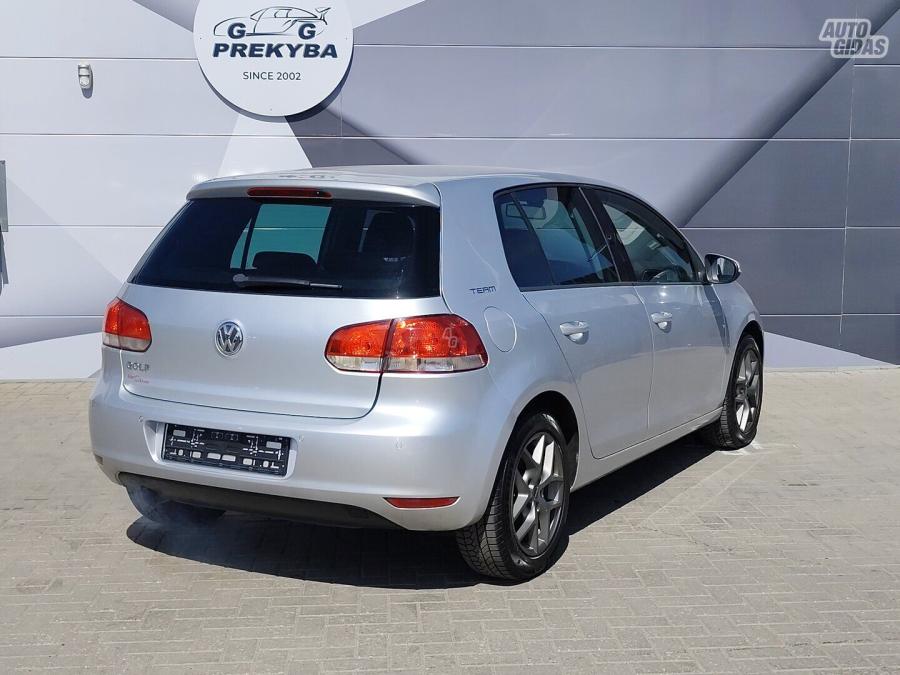 Grey Volkswagen Golf 2011 in Ramuciai, with an engine capacity of 1.60 L and mileage of 214 thousand km for 4350 €, photo 10 on AUTOMOTO.COM.LV