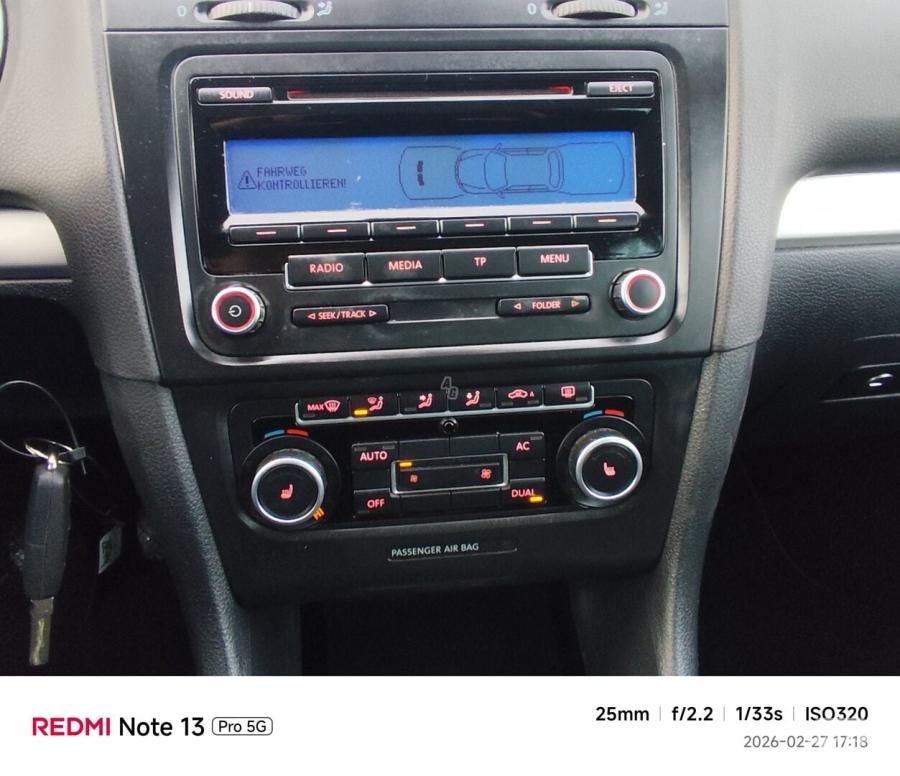 Grey Volkswagen Golf 2011 in Ramuciai, with an engine capacity of 1.60 L and mileage of 214 thousand km for 4350 €, photo 15 on AUTOMOTO.COM.LV