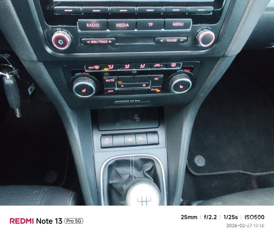 Grey Volkswagen Golf 2011 in Ramuciai, with an engine capacity of 1.60 L and mileage of 214 thousand km for 4350 €, photo 16 on AUTOMOTO.COM.LV