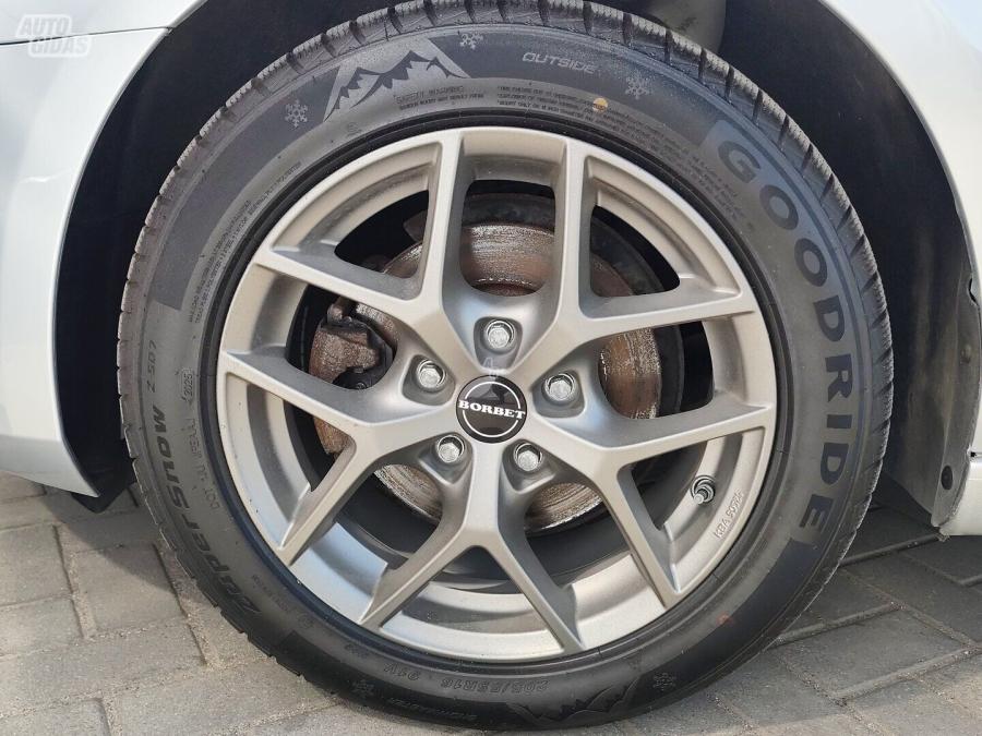 Grey Volkswagen Golf 2011 in Ramuciai, with an engine capacity of 1.60 L and mileage of 214 thousand km for 4350 €, photo 25 on AUTOMOTO.COM.LV