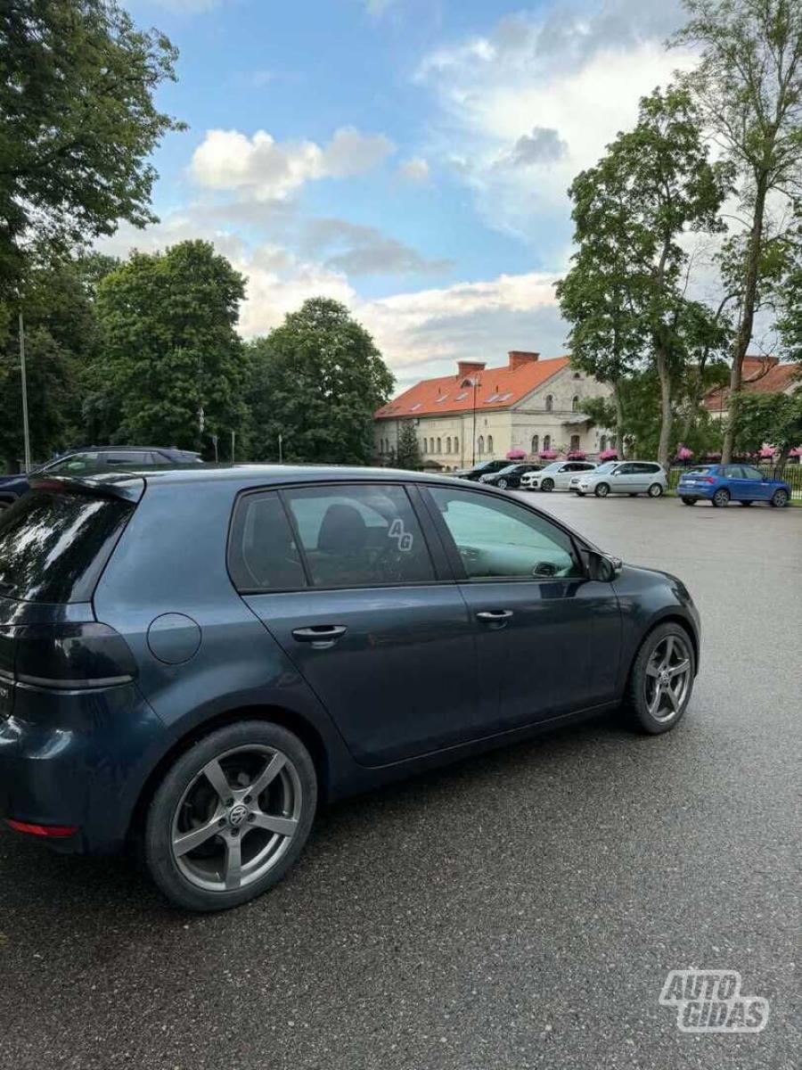 Pelēks Volkswagen Golf 2011 Kauņa, ar dzinēja tilpumu 1.60 L un nobraukumu 251 tūkst. km par 4500 €, foto 4 vietnē AUTOMOTO.COM.LV