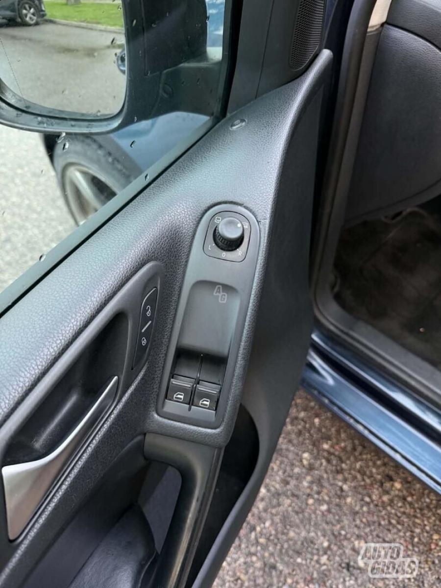 Pelēks Volkswagen Golf 2011 Kauņa, ar dzinēja tilpumu 1.60 L un nobraukumu 251 tūkst. km par 4500 €, foto 11 vietnē AUTOMOTO.COM.LV