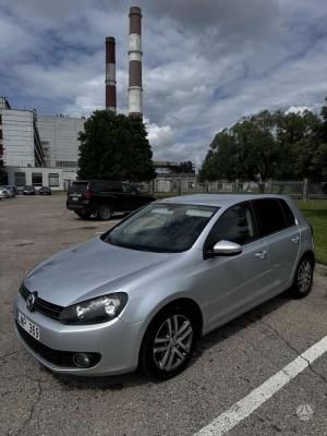 Pelēks Volkswagen Golf 2011 Kauņa, ar dzinēja tilpumu 1.60 L un nobraukumu 310 tūkst. km par 4500 €, foto  vietnē AUTOMOTO.COM.LV
