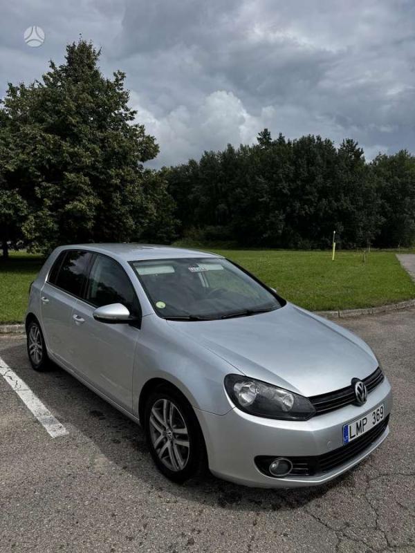 Grey Volkswagen Golf 2011 in Kaunas, with an engine capacity of 1.60 L and mileage of 310 thousand km for 4500 €, photo 3 on AUTOMOTO.COM.LV
