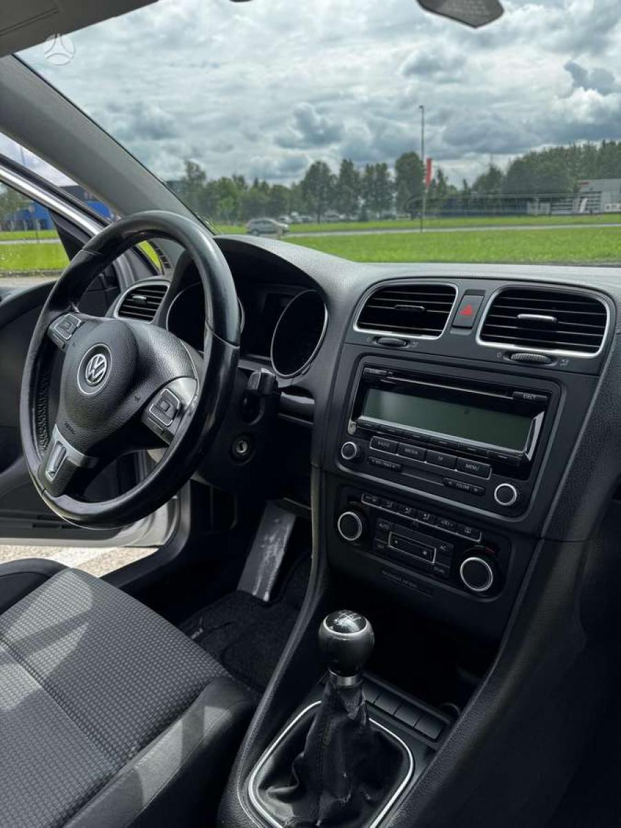 Pelēks Volkswagen Golf 2011 Kauņa, ar dzinēja tilpumu 1.60 L un nobraukumu 310 tūkst. km par 4500 €, foto 16 vietnē AUTOMOTO.COM.LV