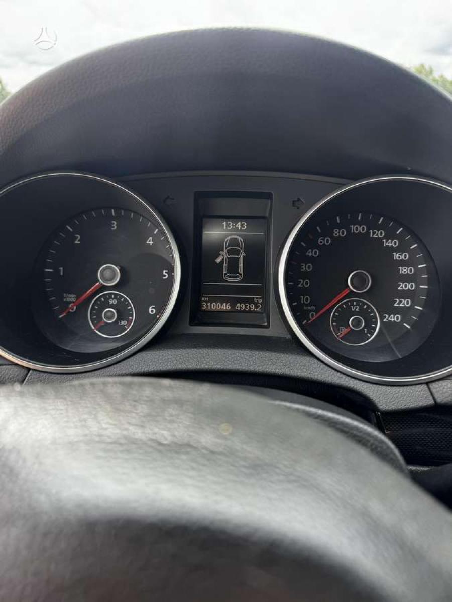 Pelēks Volkswagen Golf 2011 Kauņa, ar dzinēja tilpumu 1.60 L un nobraukumu 310 tūkst. km par 4500 €, foto 17 vietnē AUTOMOTO.COM.LV