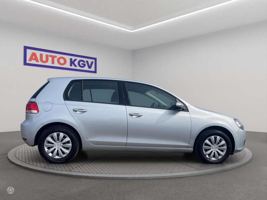 Grey Volkswagen Golf 2011 in Kaunas, with an engine capacity of 1.20 L and mileage of 252 thousand km for 4999 €, photo 7 on AUTOMOTO.COM.LV
