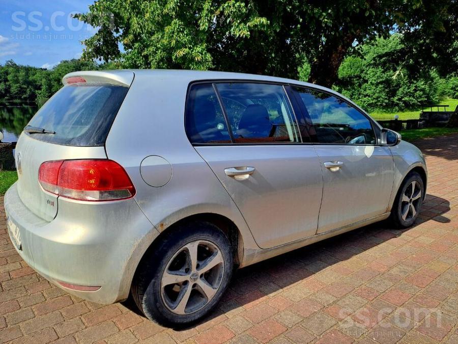 Pelēks Volkswagen Golf 2011 Kuldīga, ar dzinēja tilpumu 1.60 L un nobraukumu 325 tūkst. km par 1250 €, foto 4 vietnē AUTOMOTO.COM.LV