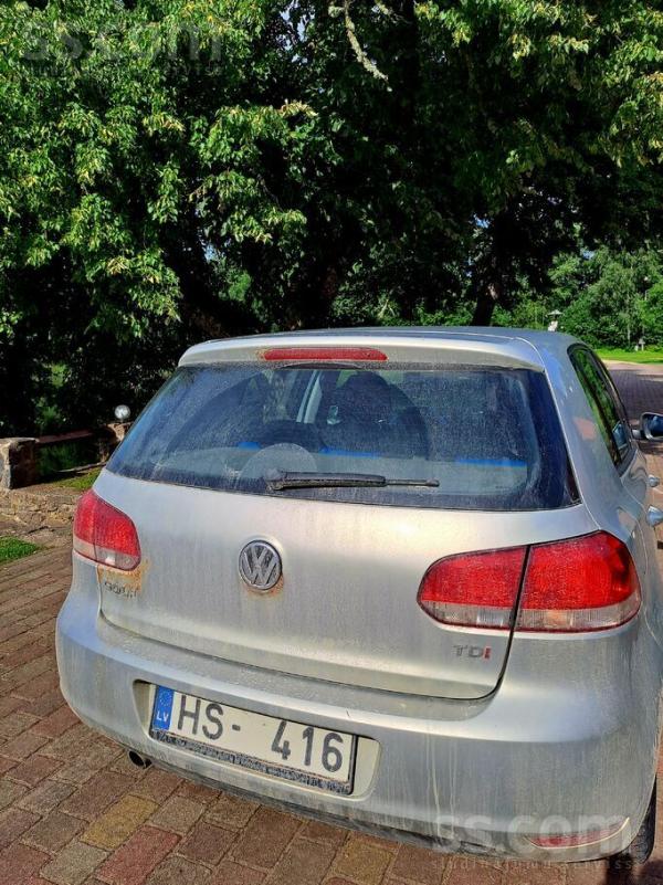 Grey Volkswagen Golf 2011 in Kuldiga, with an engine capacity of 1.60 L and mileage of 325 thousand km for 1250 €, photo 4 on AUTOMOTO.COM.LV