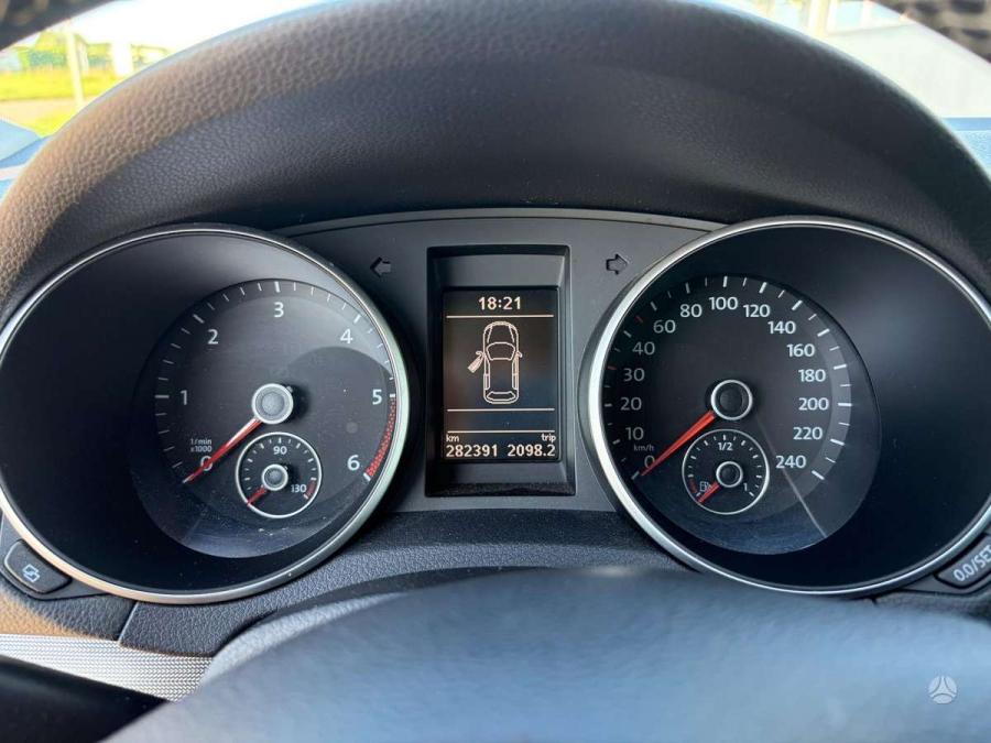 Pelēks Volkswagen Golf 2011 Alīta, ar dzinēja tilpumu 1.97 L un nobraukumu 283 tūkst. km par 5200 €, foto 12 vietnē AUTOMOTO.COM.LV